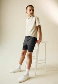 Next REGULAR FIT - Pantaloni scurți - charcoal grey/gri - Zalando.ro