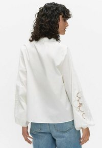 Dobber CARLY BRODERIE ANGLAISE - Blus - white/vit - Zalando.se
