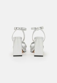 Buffalo CHERRY GLAM - Sandalen met hoge hak - silver/zilverkleurig ...