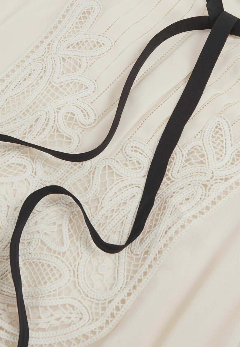 Reiss REGULAR FIT - SARA EMBROIDERED - Bluse - cream/beige - Zalando