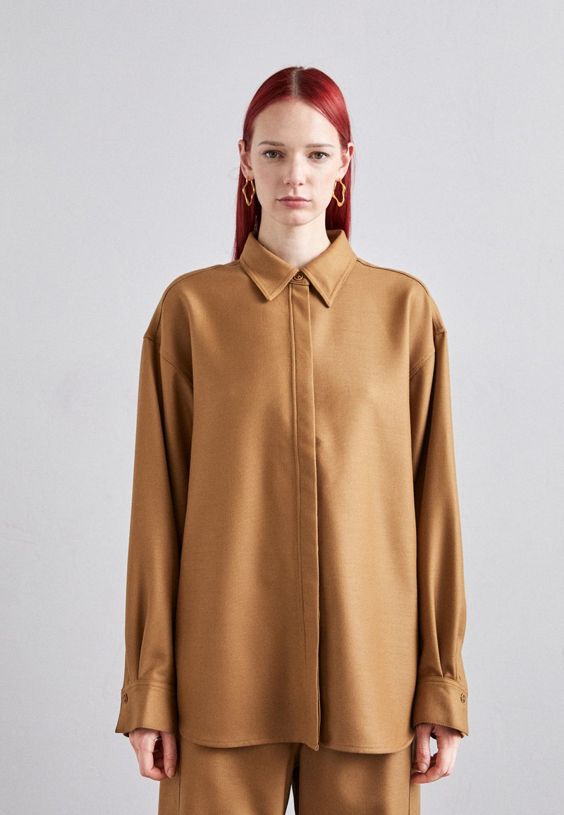 Holzweiler DAIS SHIRT - Button-down blouse - camel - Zalando.de