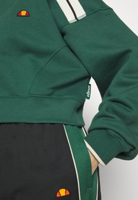 Ellesse INNOCENZO CROP - Felpa - dark green/verde scuro - Zalando.it