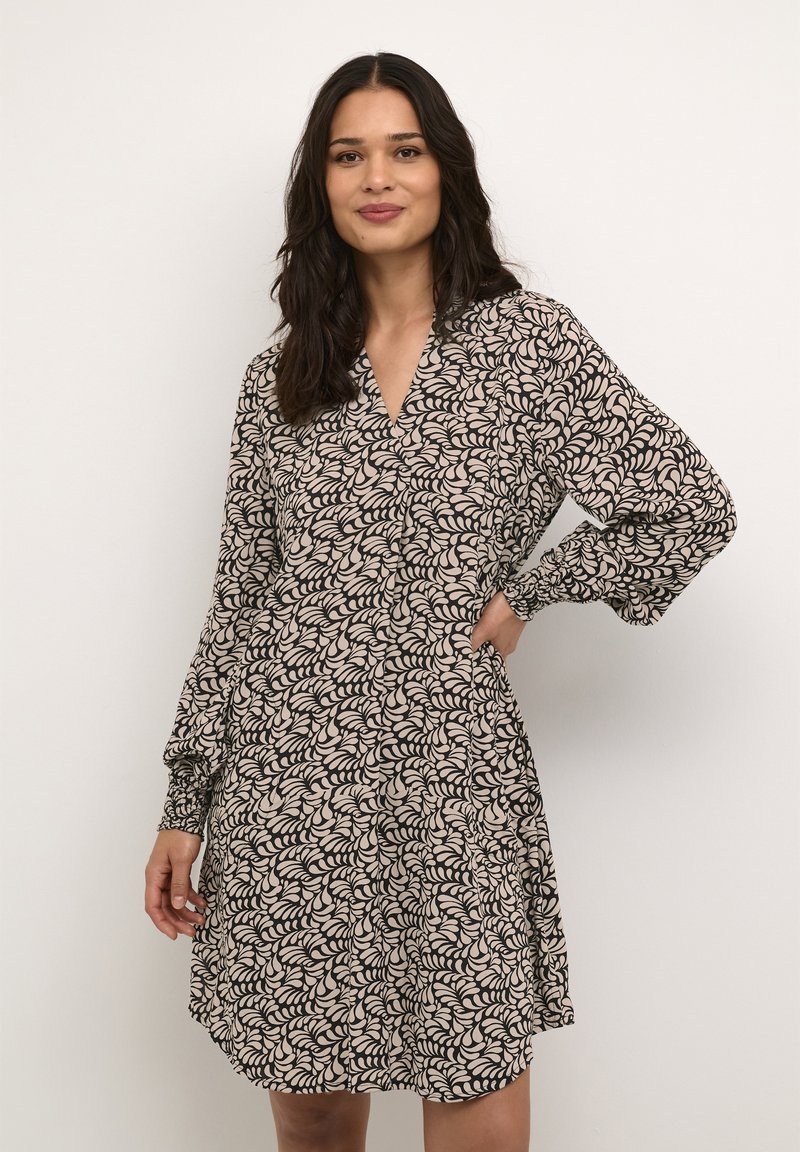 Kaffe BPLIVA LONG SLEEVE - Hverdagskjole - black savannah tan leaf/sort ...