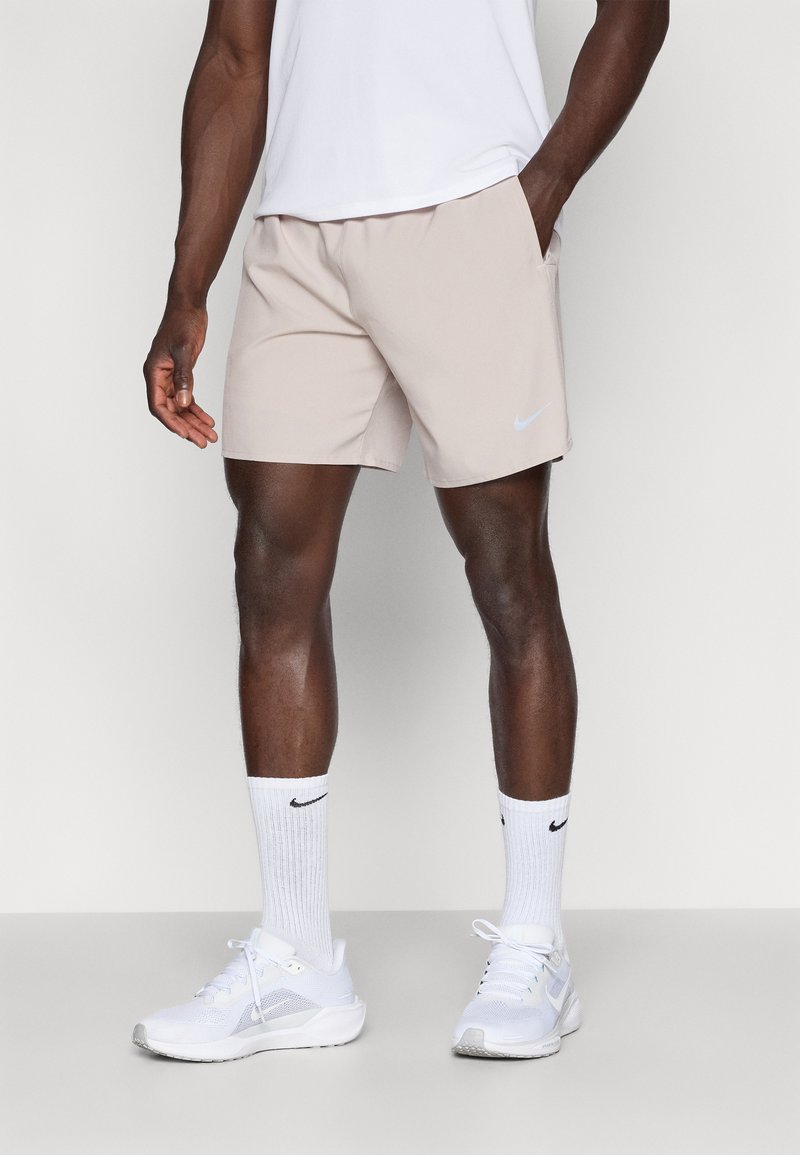Nike Performance CHALLENGER SHORT - Kurze Sporthose - moon particle ...