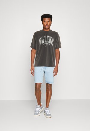 LOW LIGHTS STUDIOS® LIGHT TEE UNISEX - T-Shirt basic - grey/grau ...