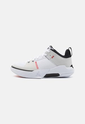 Jordan JORDAN UNISEX - Basketsko - white/cardinal red/vivid orange ...