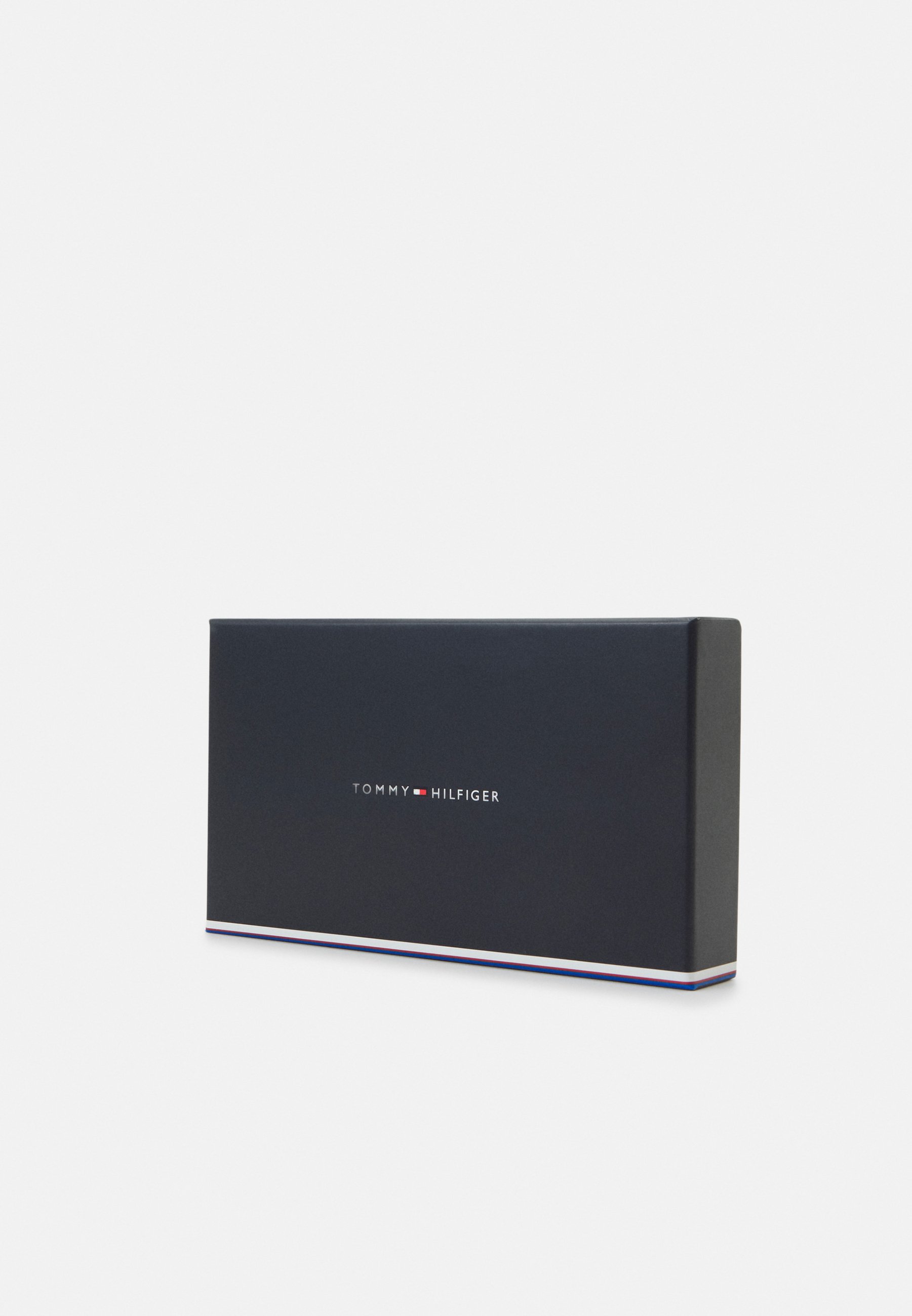 Tommy hilfiger white wallet store