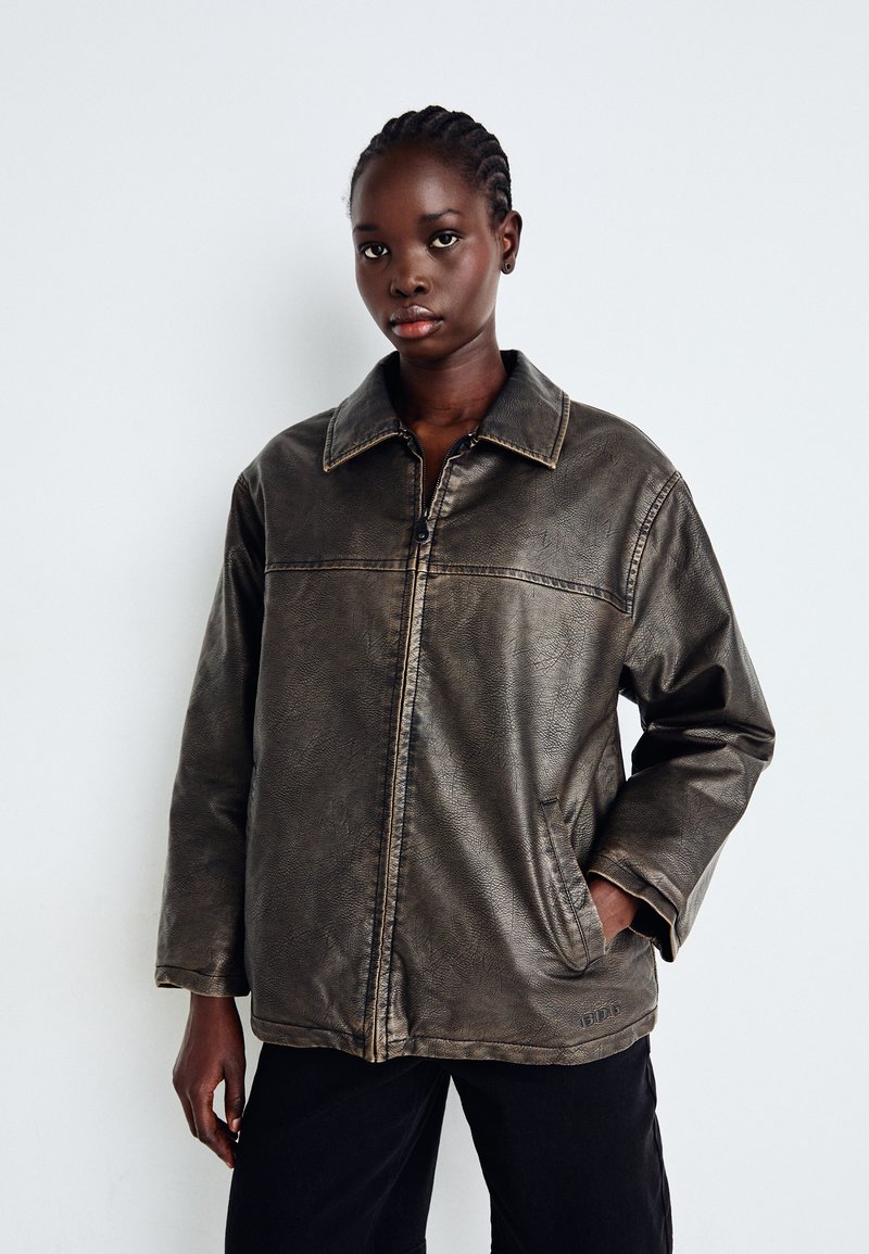 BDG Urban Outfitters WADDED - Kunstlederjacke - chocolate/braun ...