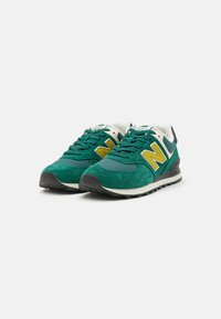 New Balance U574RBC UNISEX - Sneaker low - green/grün - Zalando.de