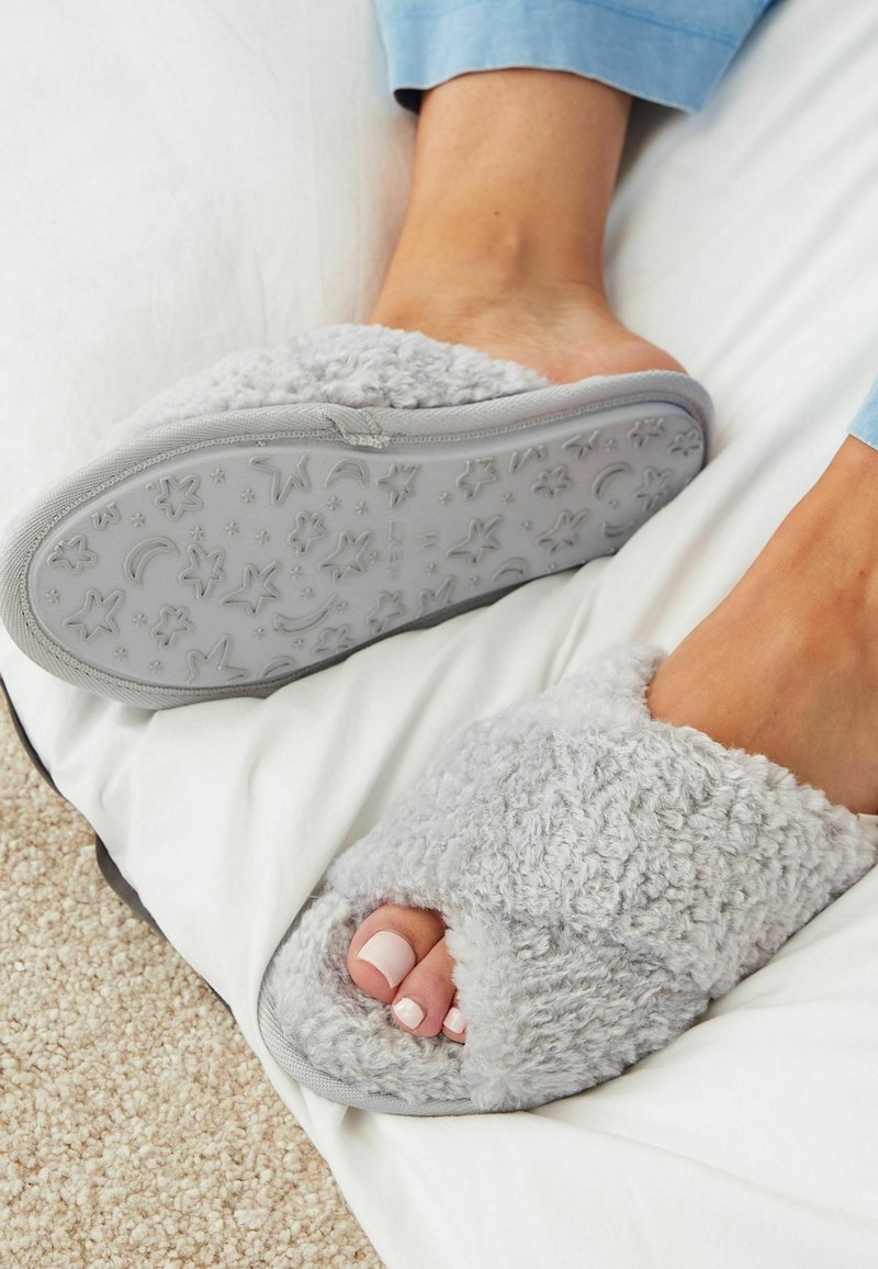 Next RECYCLED FAUX FUR COSY CROSSOVER SLIPPERS - Pantolette flach ...