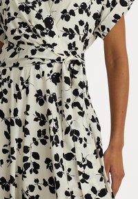 Lauren Ralph Lauren FRATILLIO-SHORT SLEEVE-DAY DRESS - Vardagsklänning - cream/black/offwhite ...