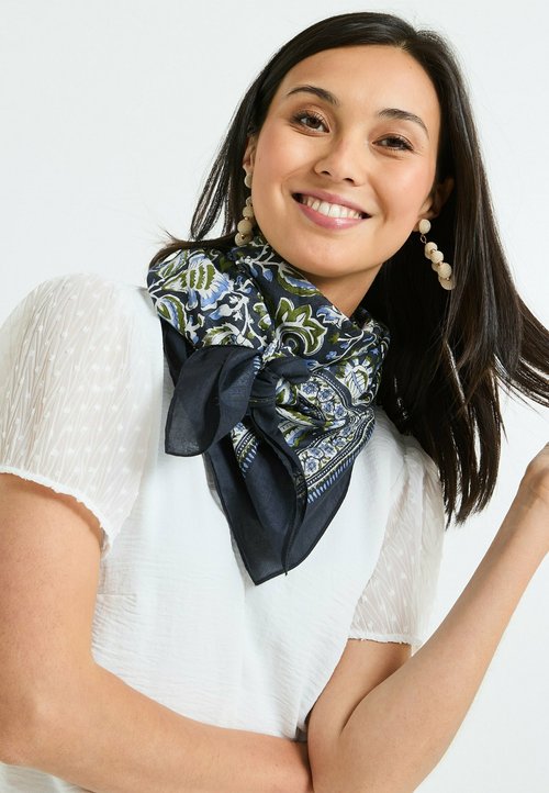 Foulards femme | Tous les articles chez Zalando