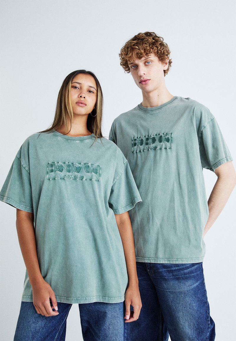 BDG Urban Outfitters OVERSIZED LOGO ACID TEE UNISEX - T-shirts med ...