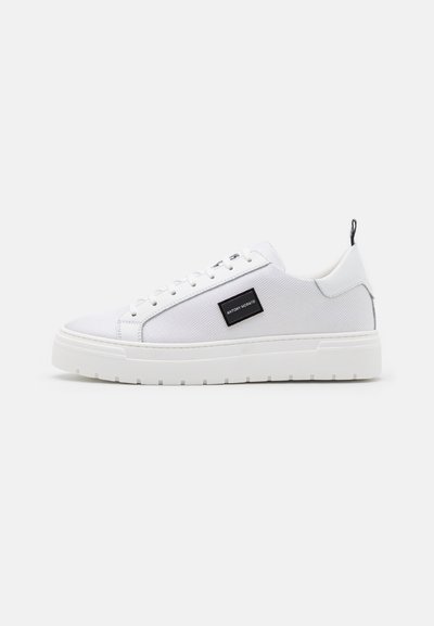 Men’s fashion online shop - everything a man needs | ZALANDO