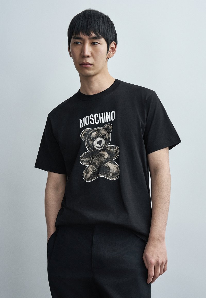 MOSCHINO TEDDY REPRODUCTION - T-shirt con stampa - black/nero - Zalando.it