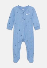 Nike Sportswear SWOOSHFETTI FOOTED COVERALL UNISEX - Pyjama - cobalt ...