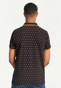 J&JOY STRAIGHT CUT SHORT SLEEVE FRIES PRINT - Poloshirt - black/zwart ...
