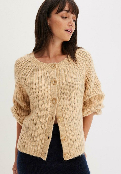 Mango DELAO - Gilet - écru - ZALANDO.CH