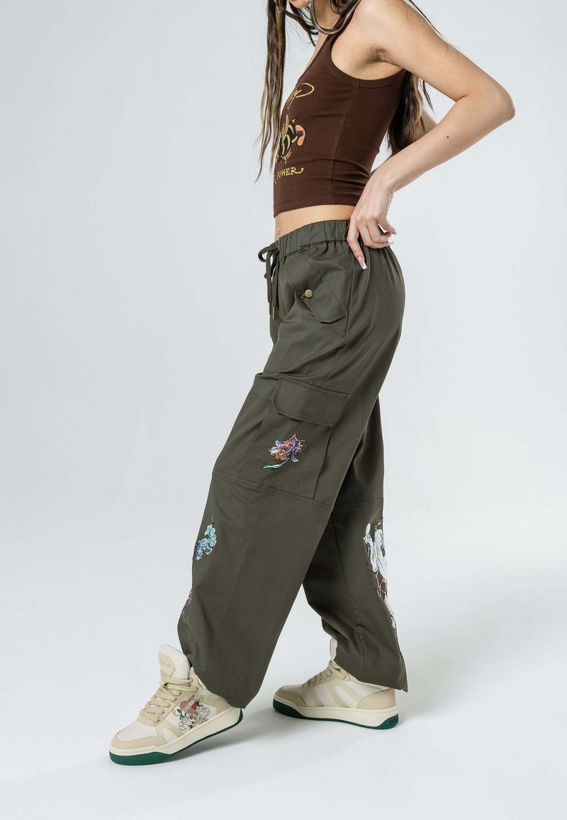 Ed Hardy MYSTIC PANTHER - Cargobroek - dusty olive/olijfgroen - Zalando.nl