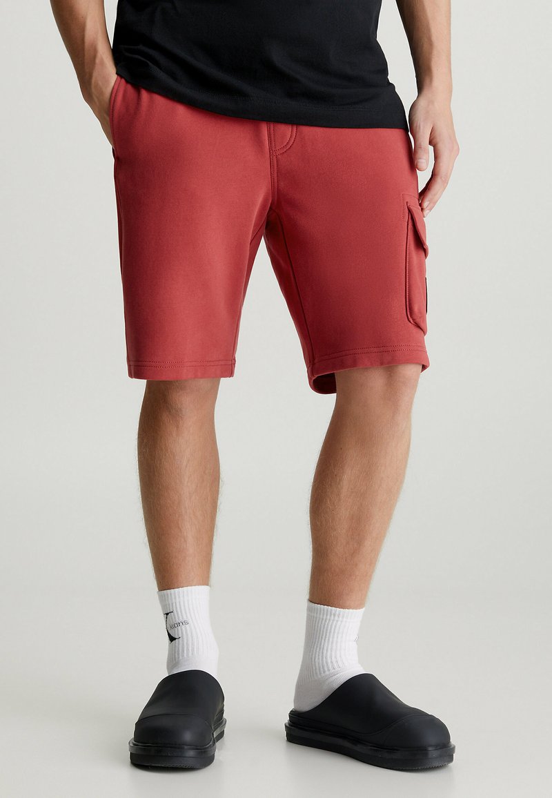 Calvin Klein Jeans Shorts - garnet/rot - Zalando.de