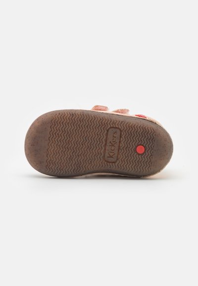 Kickers SOSTANKRO - Chaussures à scratch - rose clair metal/rose clair ...