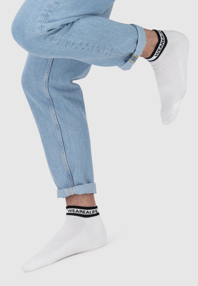 alife & kickin 6 PACK - Socken - mix black brilliant white/weiß ...