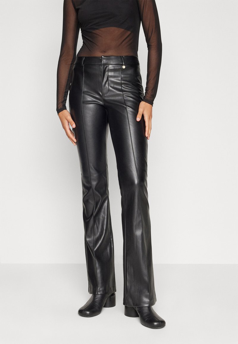 ONLY ONLBLAKE FLARED PIN LEA PANT - Broek - black/zwart - Zalando.be