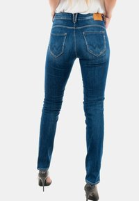 Le Temps Des Cerises Vaqueros slim fit - bleu/azul - Zalando.es