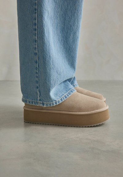 Next SUEDE SLIPPER BOOTS - Chaussons - grey/gris - ZALANDO.FR