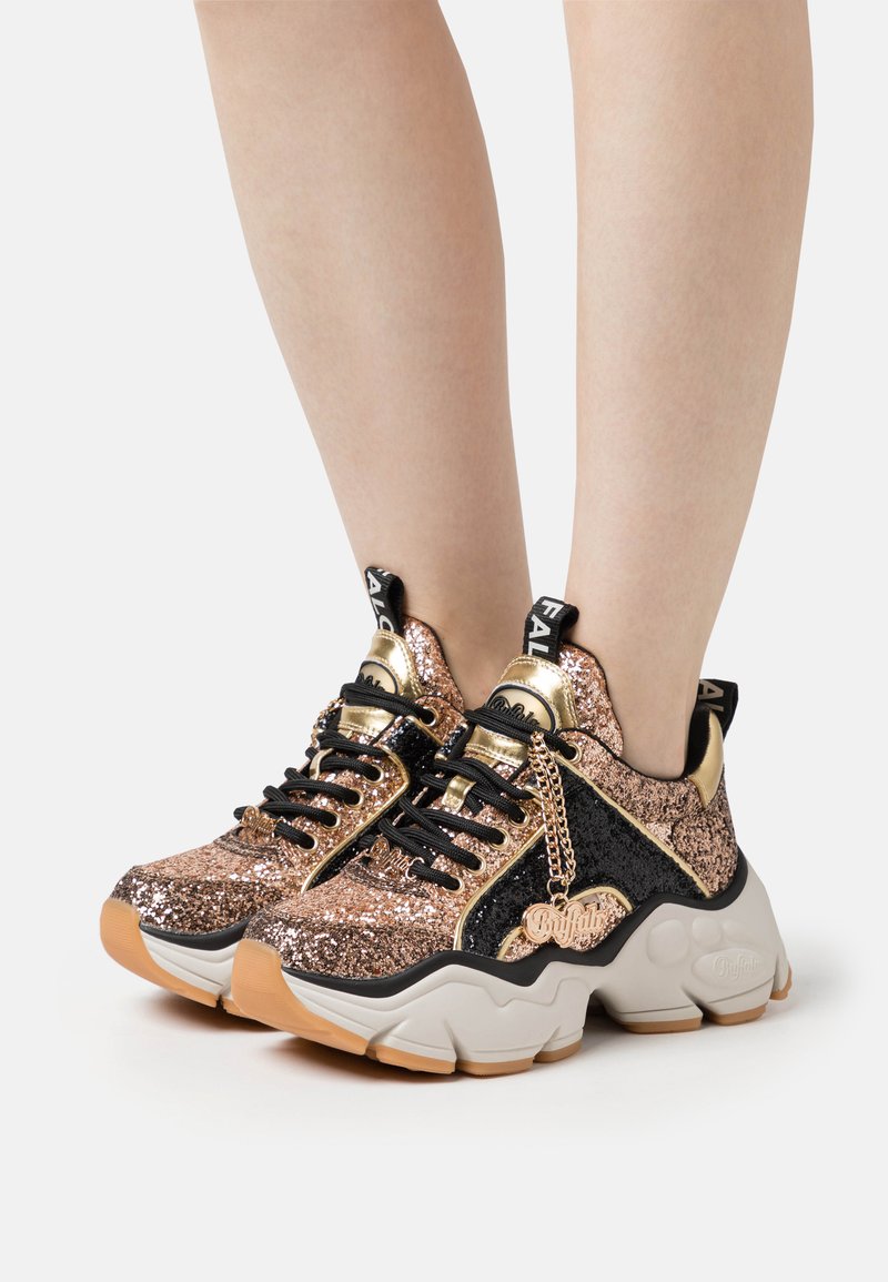 Buffalo BINARY - Sneaker low - gold/black/goldfarben - Zalando.de