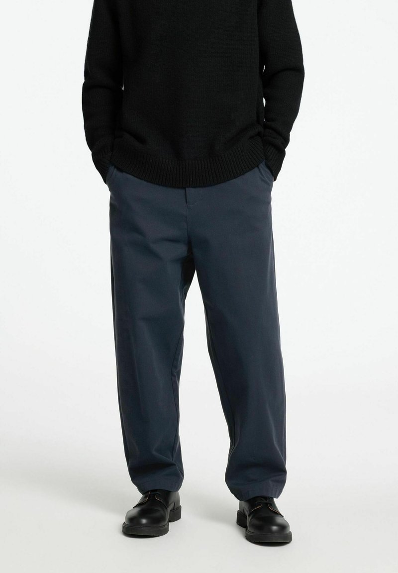 Selected Homme BARREL FIT - Pantalones - sky captain/azul marino ...