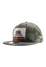 New Era CALIFORNIA REPUBLIC 59FIFTY FLAG CAMOUFLAGE - Cap - green/white ...