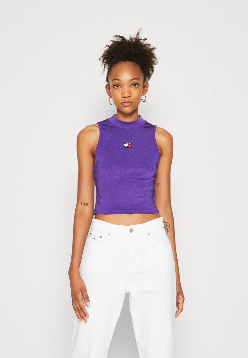 Tommy Jeans W CRP XS BADGE HIGH NECK TANK - Top - college purple/paars ...
