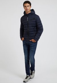 Guess TECH STRETCH - Winterjacke - blau - Zalando.ch