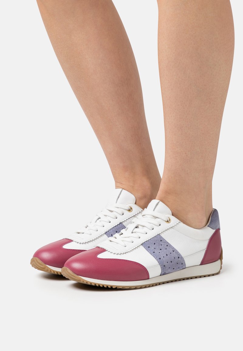 Geox CALITHE - Sneakers laag - white/dark fuchsia/wit - Zalando.be