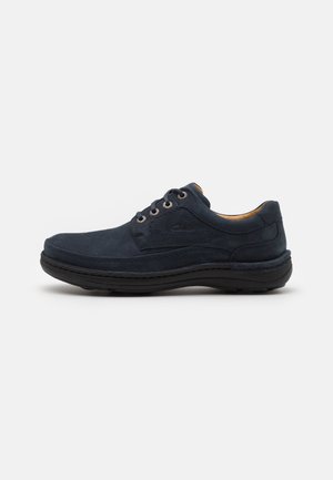 Clarks NATURE X ONE - Sneaker low - navy combi/dunkelblau - Zalando.at