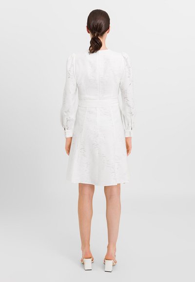 IVY OAK NICKY - Freizeitkleid - schneeweiß/weiß - Zalando.ch