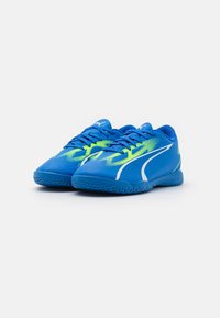 Puma ULTRA PLAY IT JR UNISEX - Indoor football boots - ultra blue/white ...