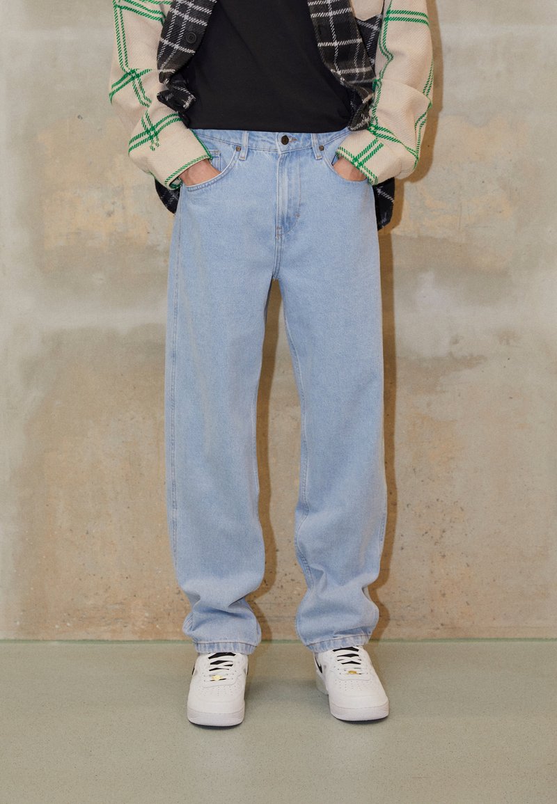 Karl Kani SMALL SIGNATURE BAGGY FIVE POCKET - Jeans Relaxed Fit - light ...