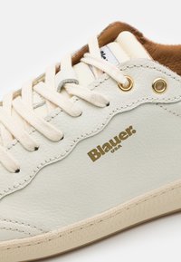 Blauer MURRAY - Sneaker low - white/weiß - Zalando.de