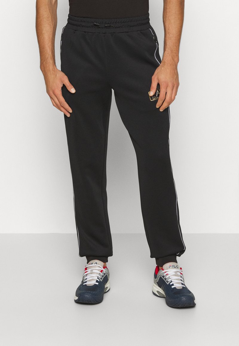 EA7 Emporio Armani TENNIS CLUB PANTS - Pantalon de survêtement - black/noir - ZALANDO.FR