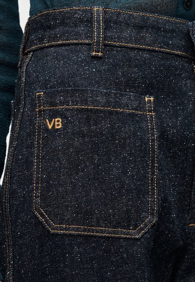 Victoria Beckham ALINA - Relaxed fit jeans - indigo/white/dark blue ...