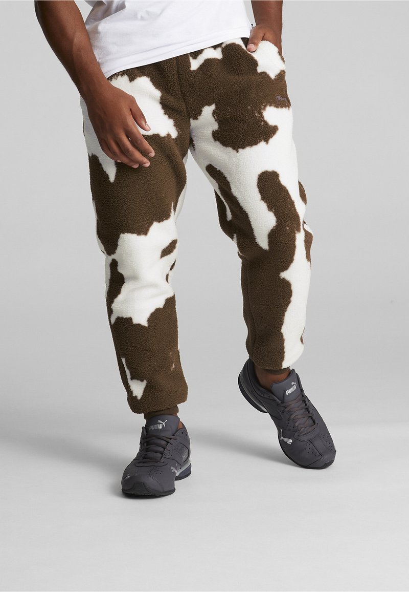 Puma HOOPS X GREMLINS - Tréningruha alsók - chestnut brown/barna - Zalando.hu