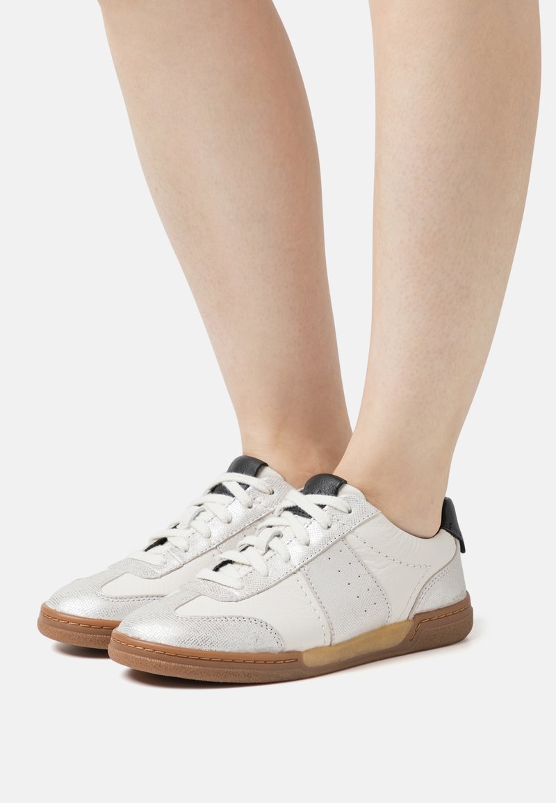 Clarks CRAFTMATCH - Sneaker low - white/silver/weiß - Zalando.de