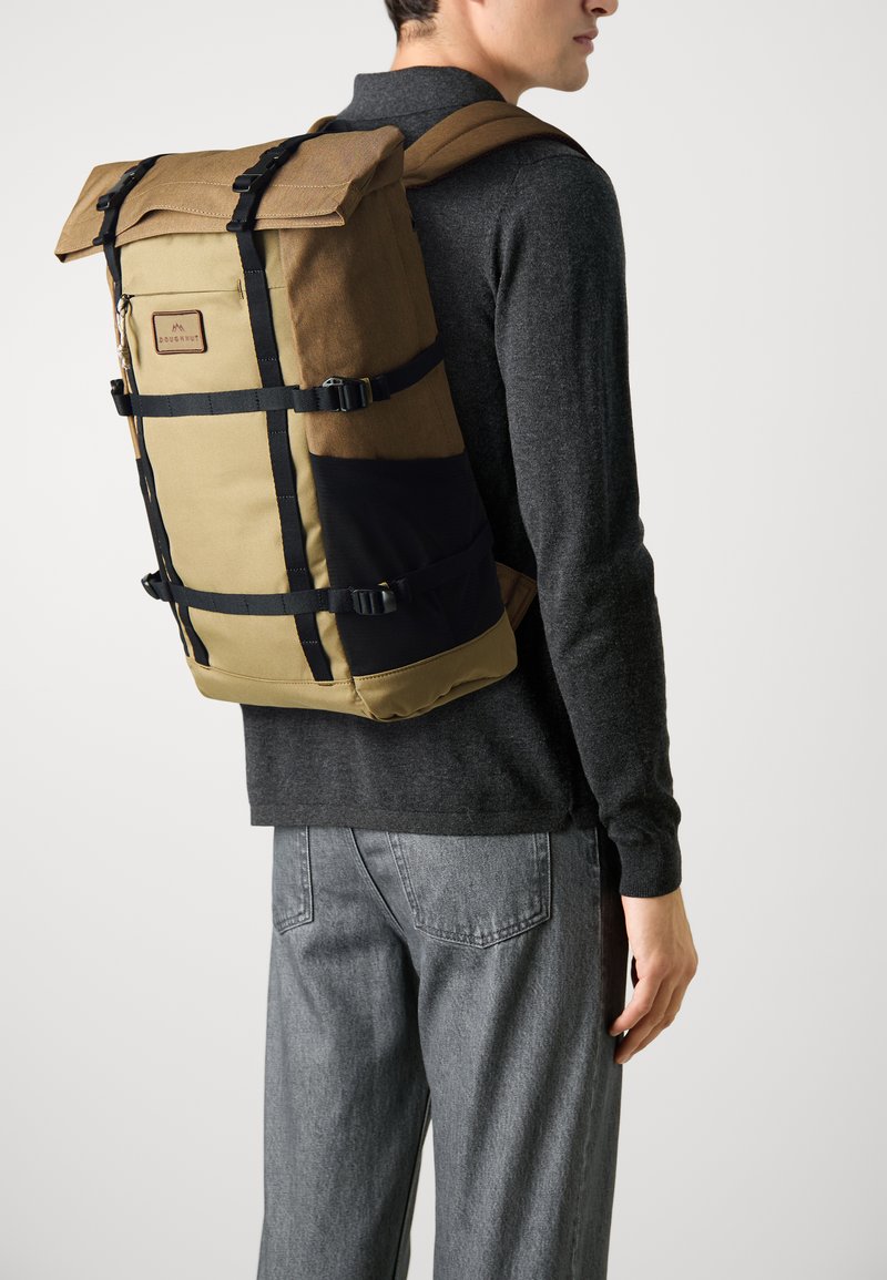 Doughnut PARATROOPER EURO SERIES BACKPACK UNISEX - Rucksack - camel ...