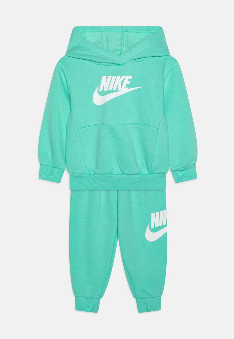 Nike Sportswear CLUB UNISEX SET - Træningsbukser - emerald rise/mint ...