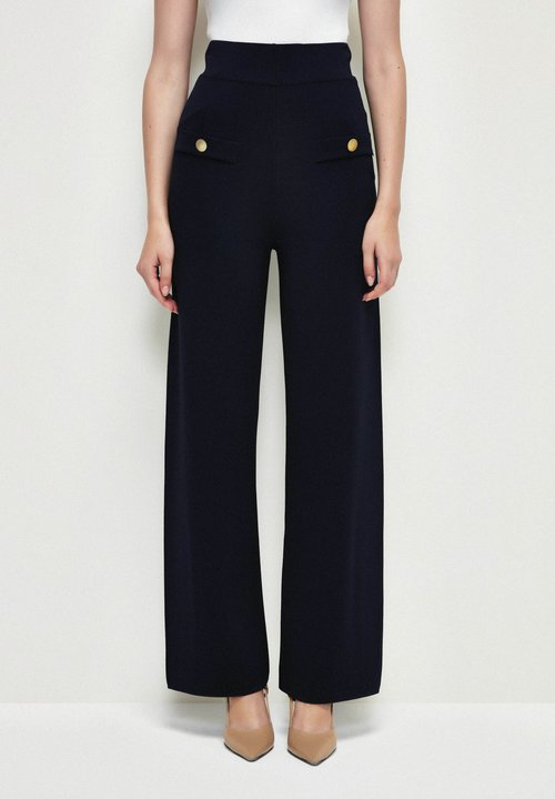 adL GARNISHED WITH POCKET FLAP - Robe chemise - printed black/noir ...