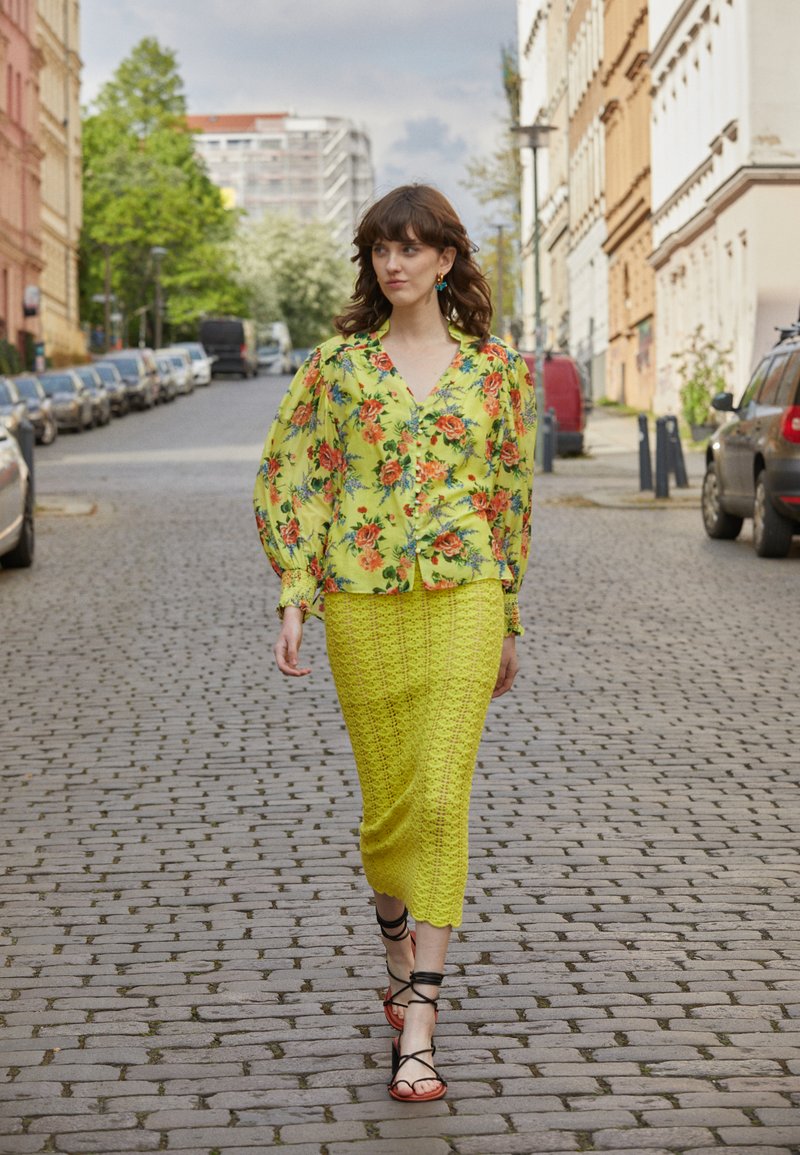 Alice + Olivia MICKEY - Gombos blúz - lemon sorbet/sárga - Zalando.hu