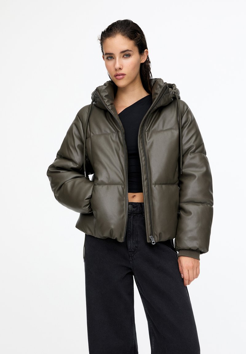 PULL&BEAR HOODED QUILTED - Winter jacket - khaki - Zalando