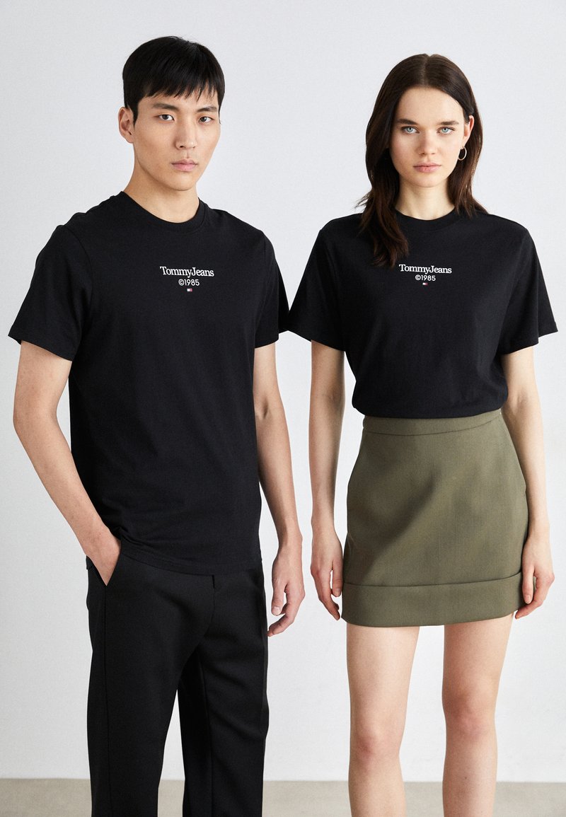 Tommy Jeans ENTRY TEE UNISEX - Basic T-shirt - black - Zalando.ie